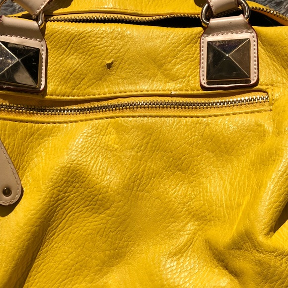 Shoe Dazzle | Bags | Beautiful Yellow Spring Purse | Poshmark